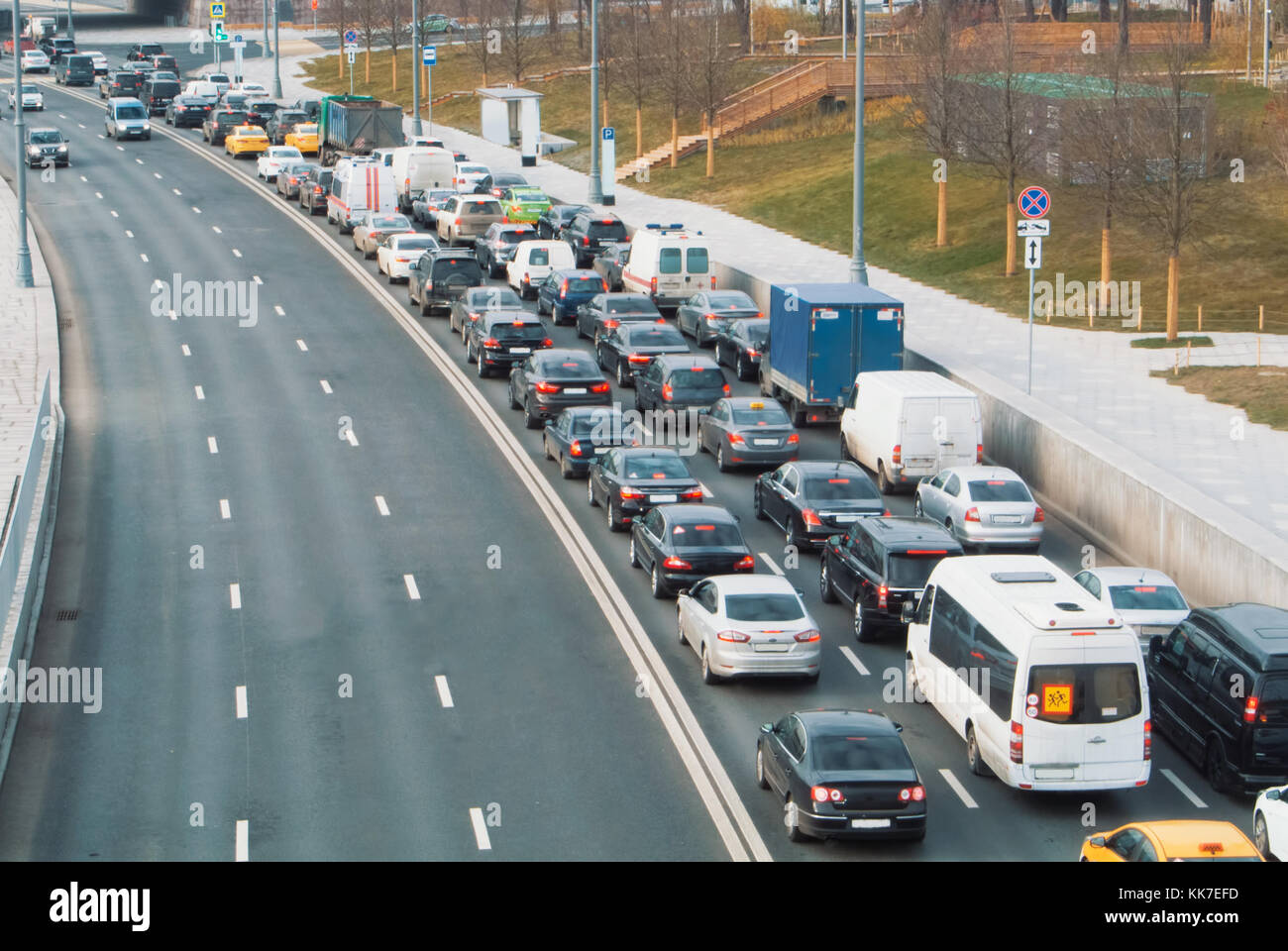 Car narrow road stuck hi-res stock photography and images - Alamy