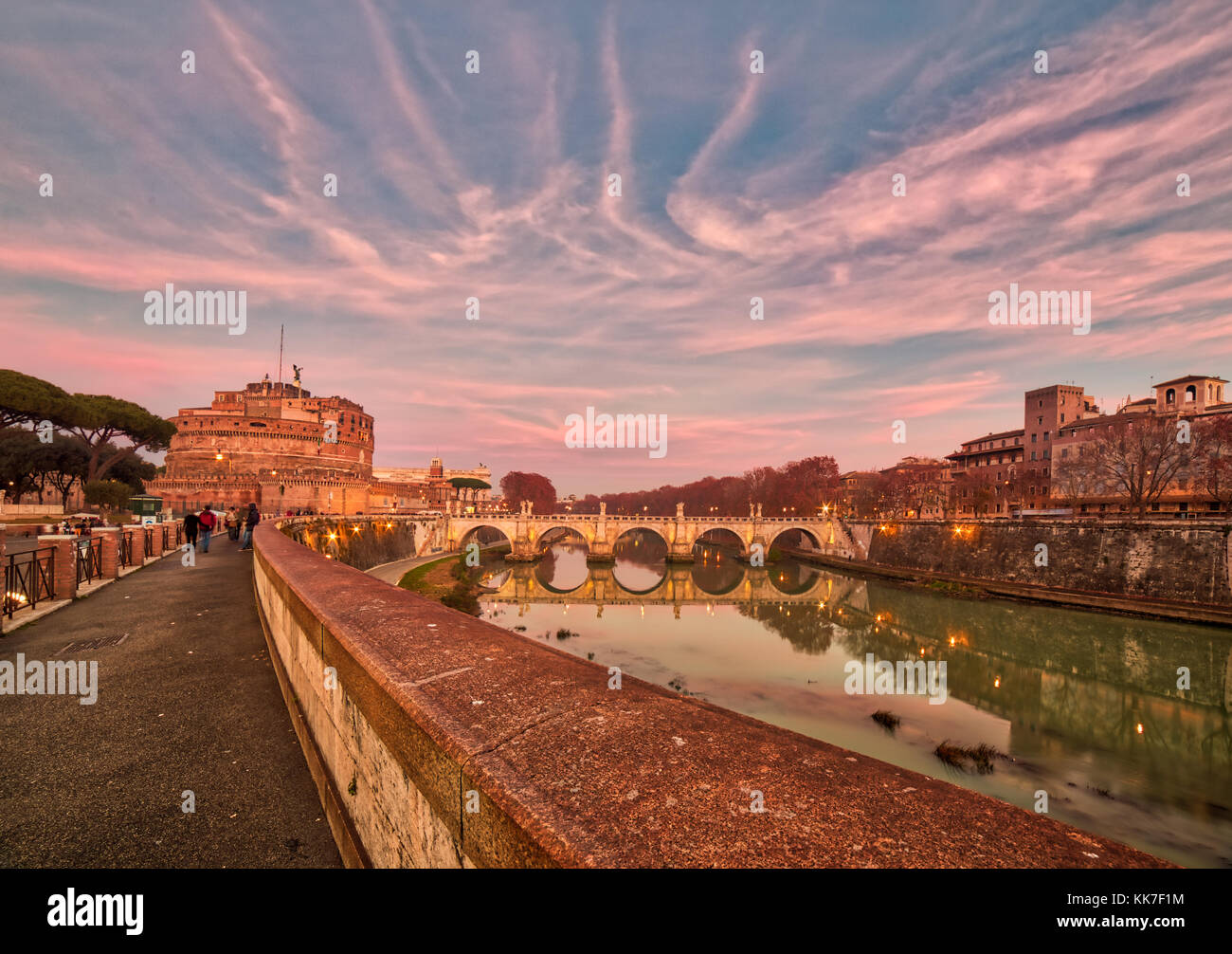 Bridges of rome hi-res stock photography and images - Alamy