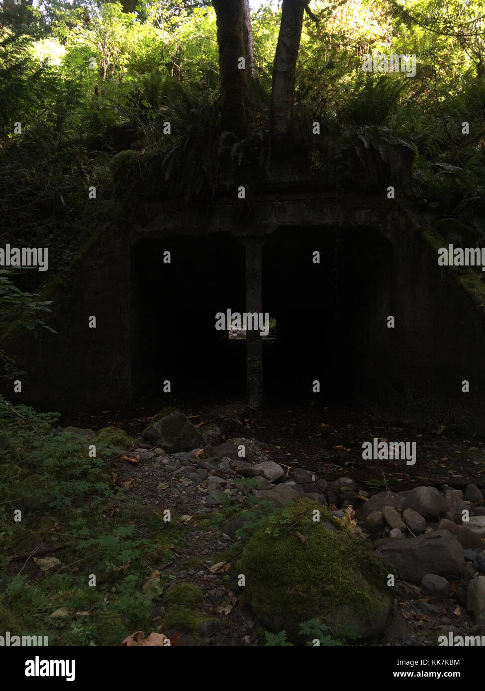 Concrete box culvert hi-res stock photography and images - Alamy