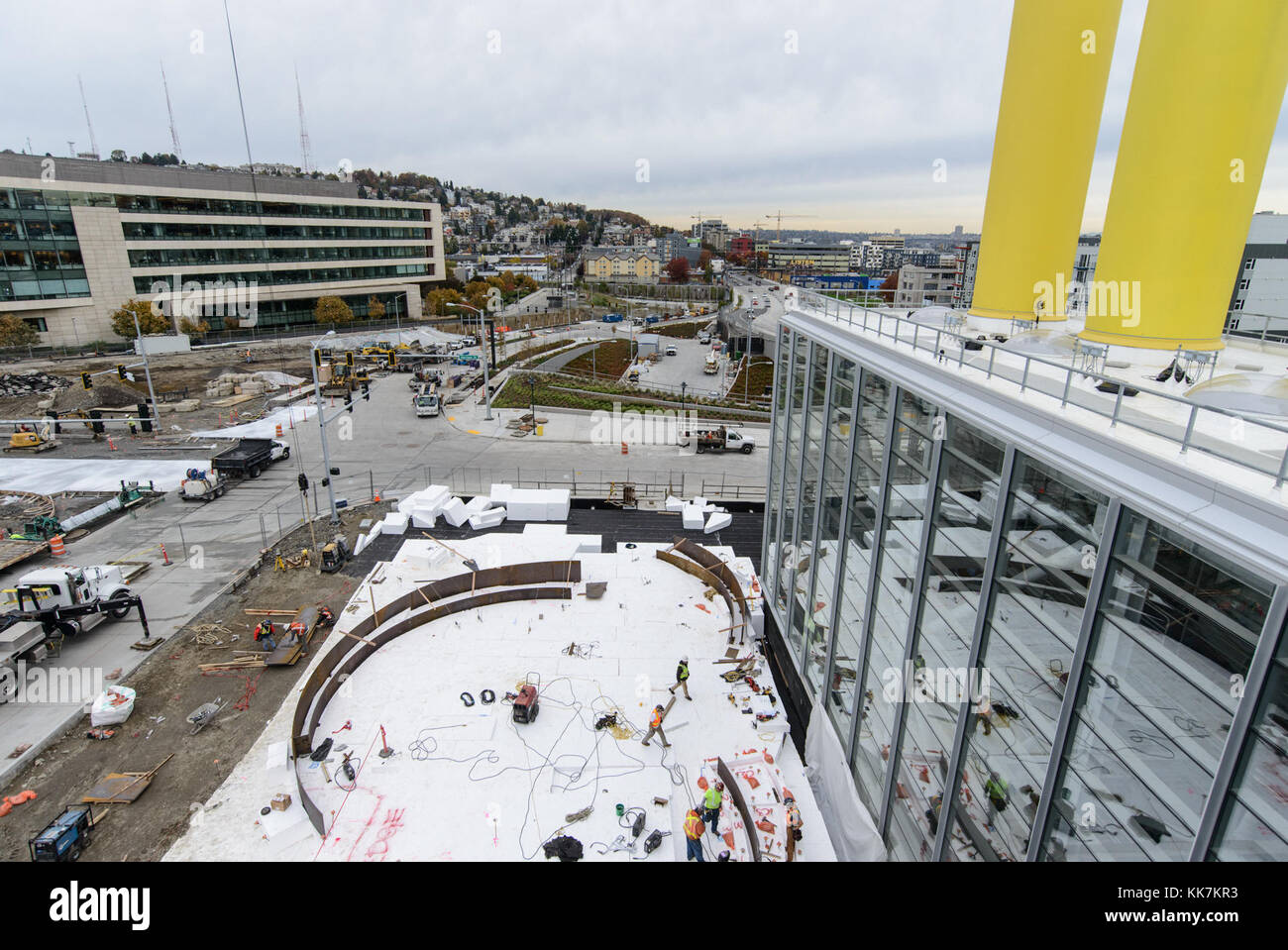 Crews working for Seattle Tunnel Partners build the future plaza next ...