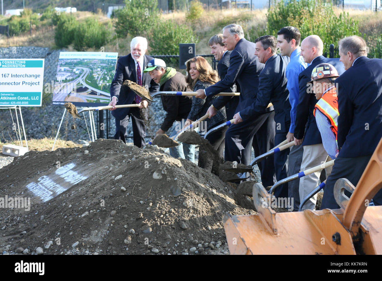 Transportation Secretary Roger Millar, Sen. Bob Hasegawa, Renton ...