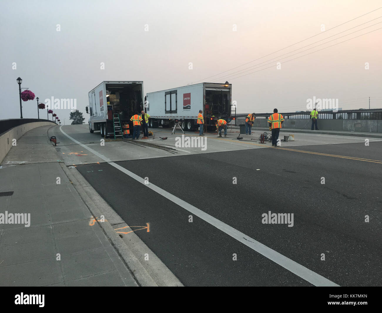 Contractor crews from URETEK USA worked with WSDOT bridge crews to ...