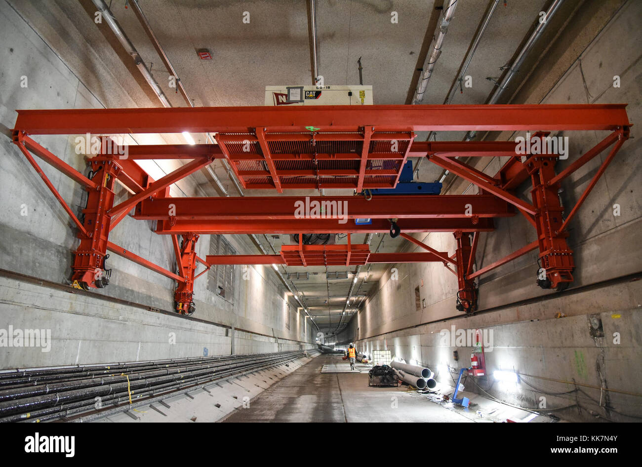Inside the SR 99 tunnel, crews are assembling the mobile crane that ...