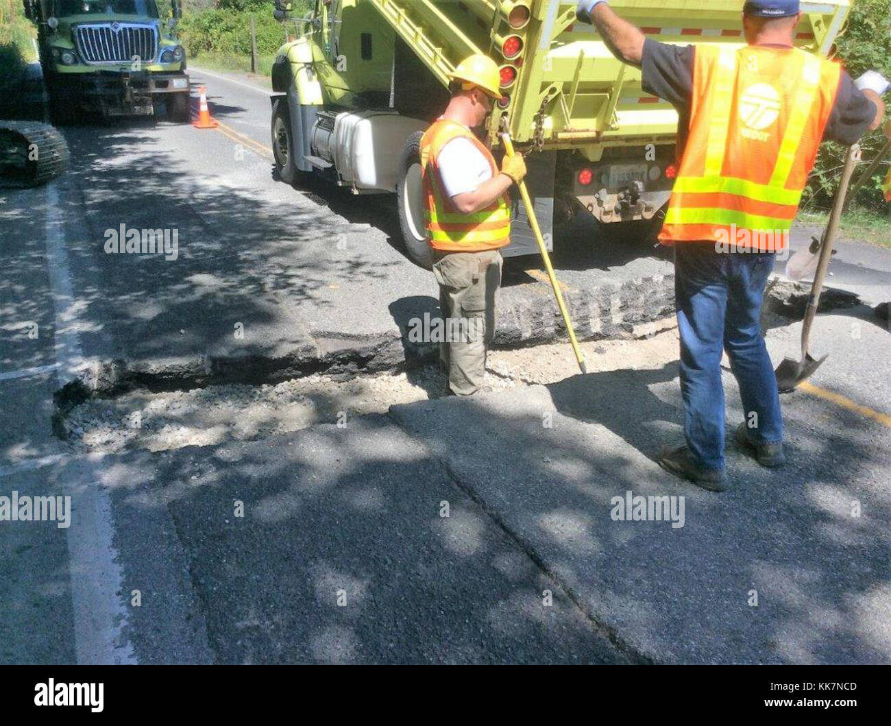 Sinkhole repair hi-res stock photography and images - Alamy