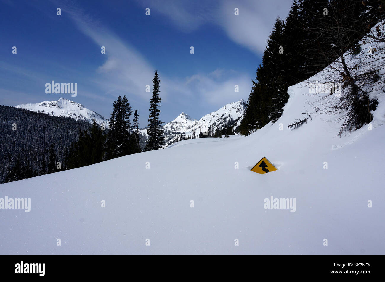 Road sign on Chinook Pass 34063666806 o Stock Photo - Alamy
