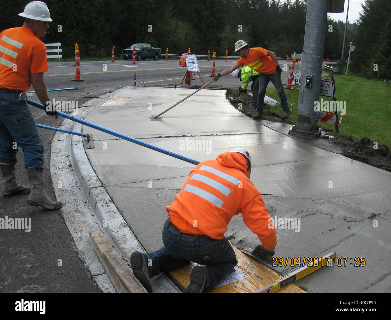 Construction crews highways hi-res stock photography and images - Alamy