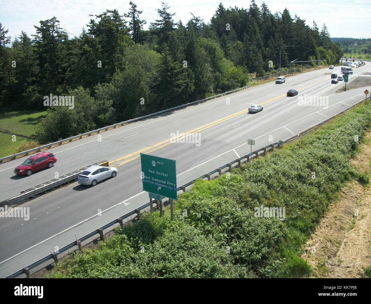 Two lane roundabout hi-res stock photography and images - Alamy