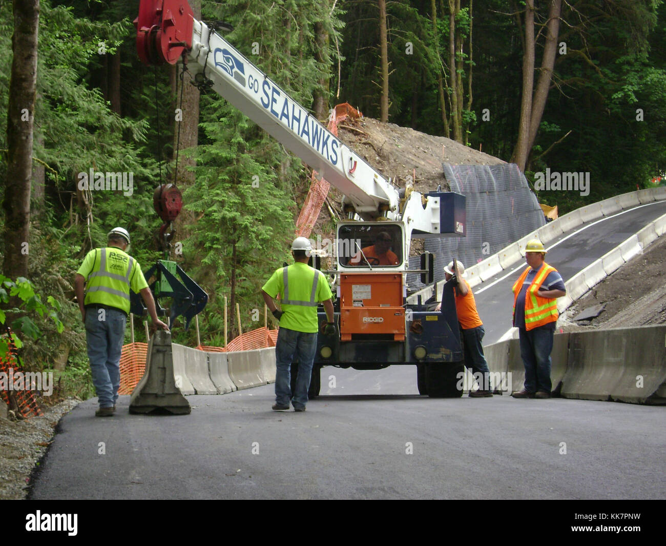 WSDOT Contractor Crews from Strider Construction work on the bypass ...