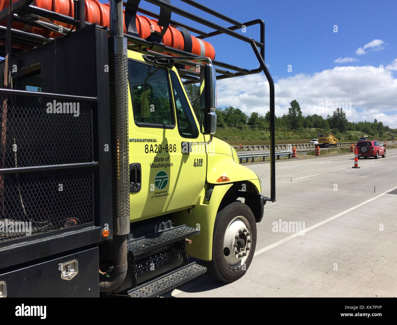 WSDOT contractor crews from URETEK USA work with WSDOT maintenance to ...