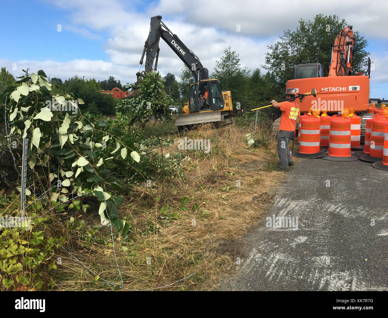WSDOT contractor crews from Strider Construction build a bypass road to ...
