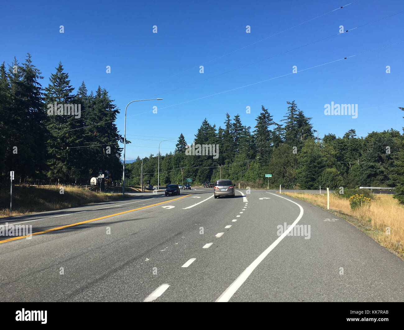 Two lane roundabout hi-res stock photography and images - Alamy
