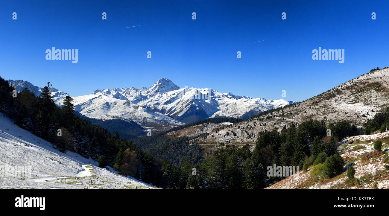 Observatoire de pic du midi hi-res stock photography and images - Alamy