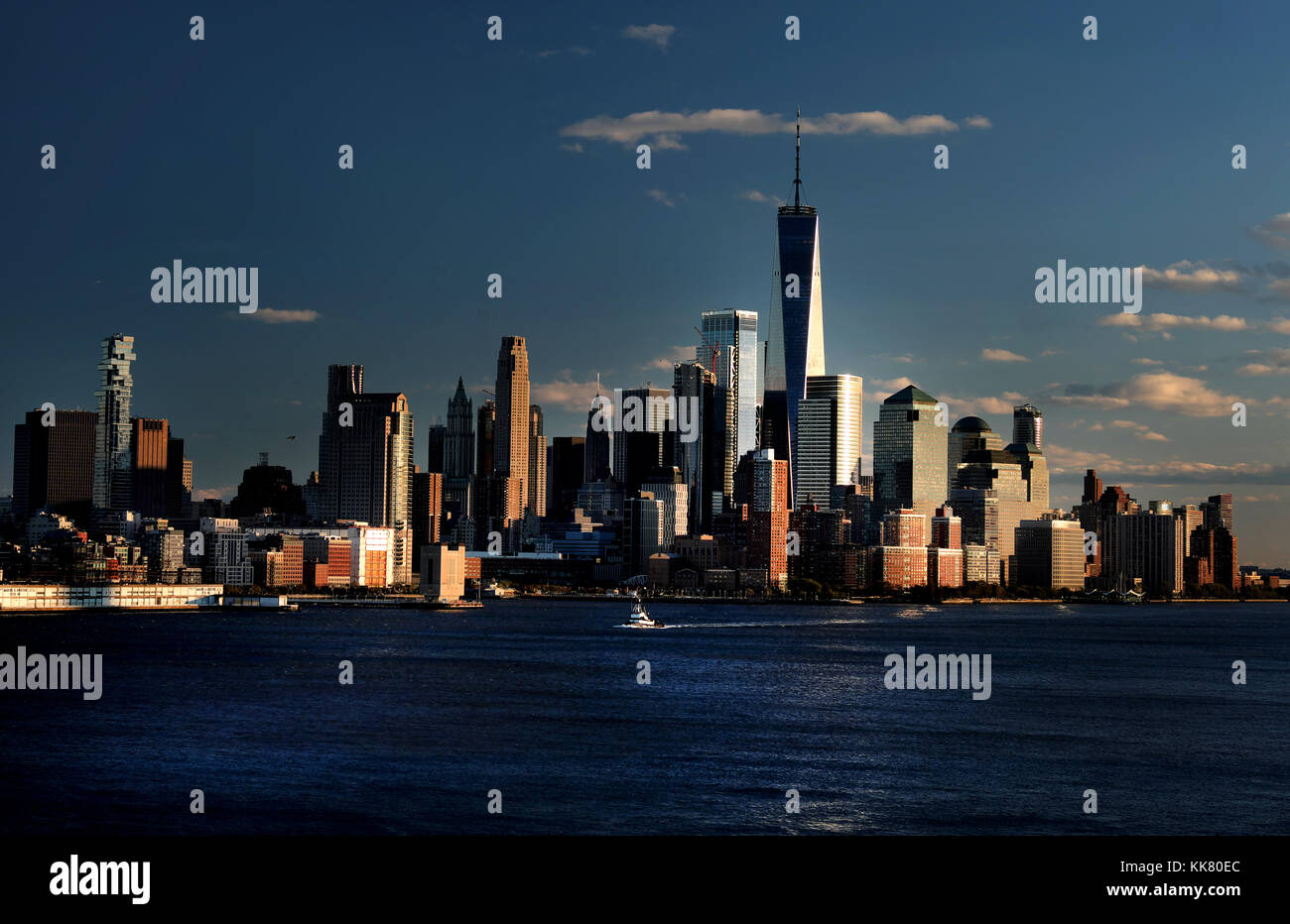 One world trade center freedom tower hi-res stock photography and ...