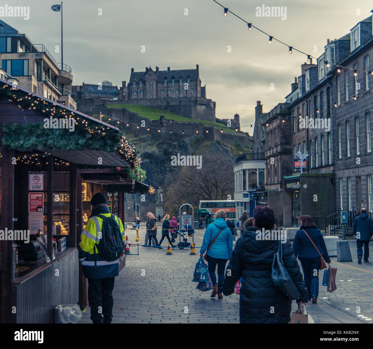 Edinburgh Castle Christmas Market High Resolution Stock Photography and ...