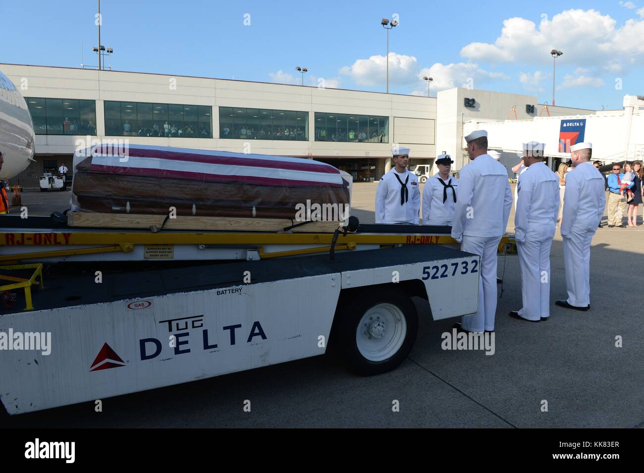 Navy operational support center nosc hi-res stock photography and ...