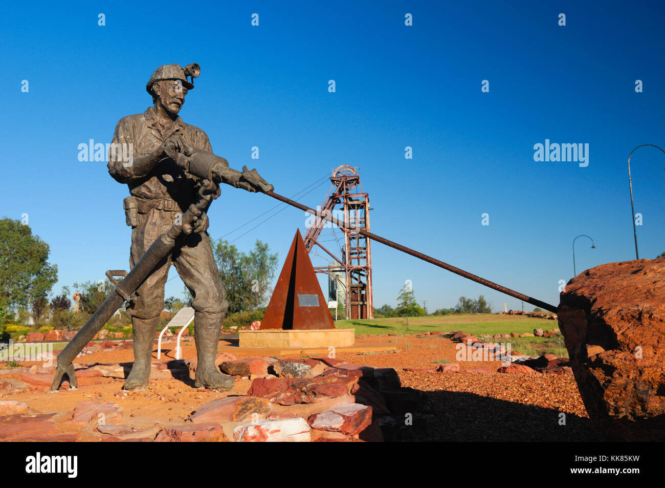 New cobar gold mine hi-res stock photography and images - Alamy