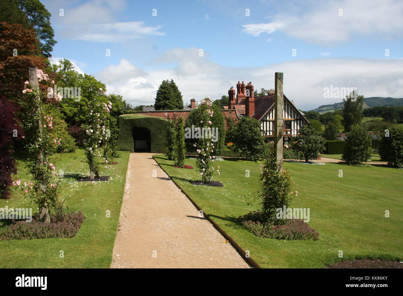 Powis castle 13th century hi-res stock photography and images - Alamy