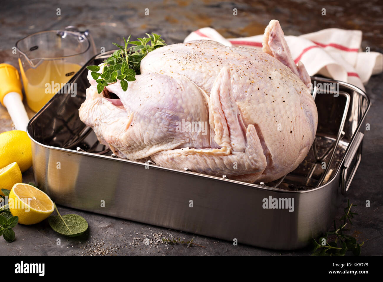 Cooking Thanksgiving turkey Stock Photo - Alamy