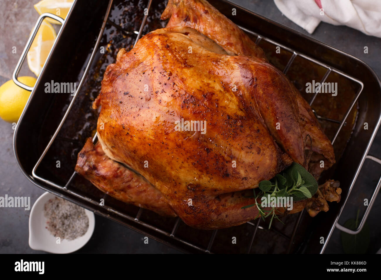 Cooked turkey ready for carving Stock Photo - Alamy