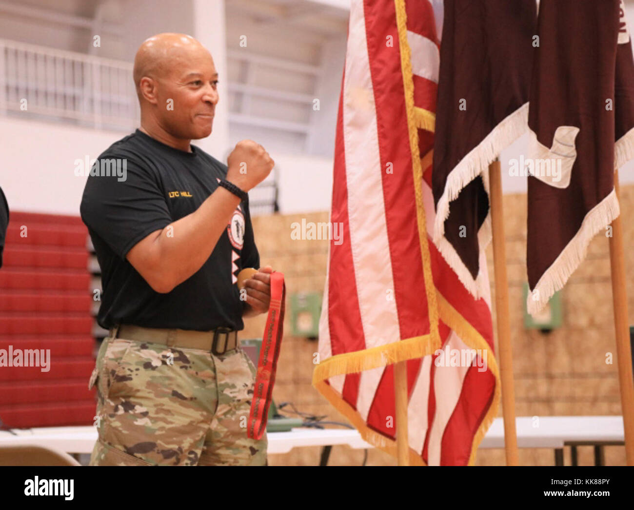 Veterans soldiers compete in hi-res stock photography and images - Alamy