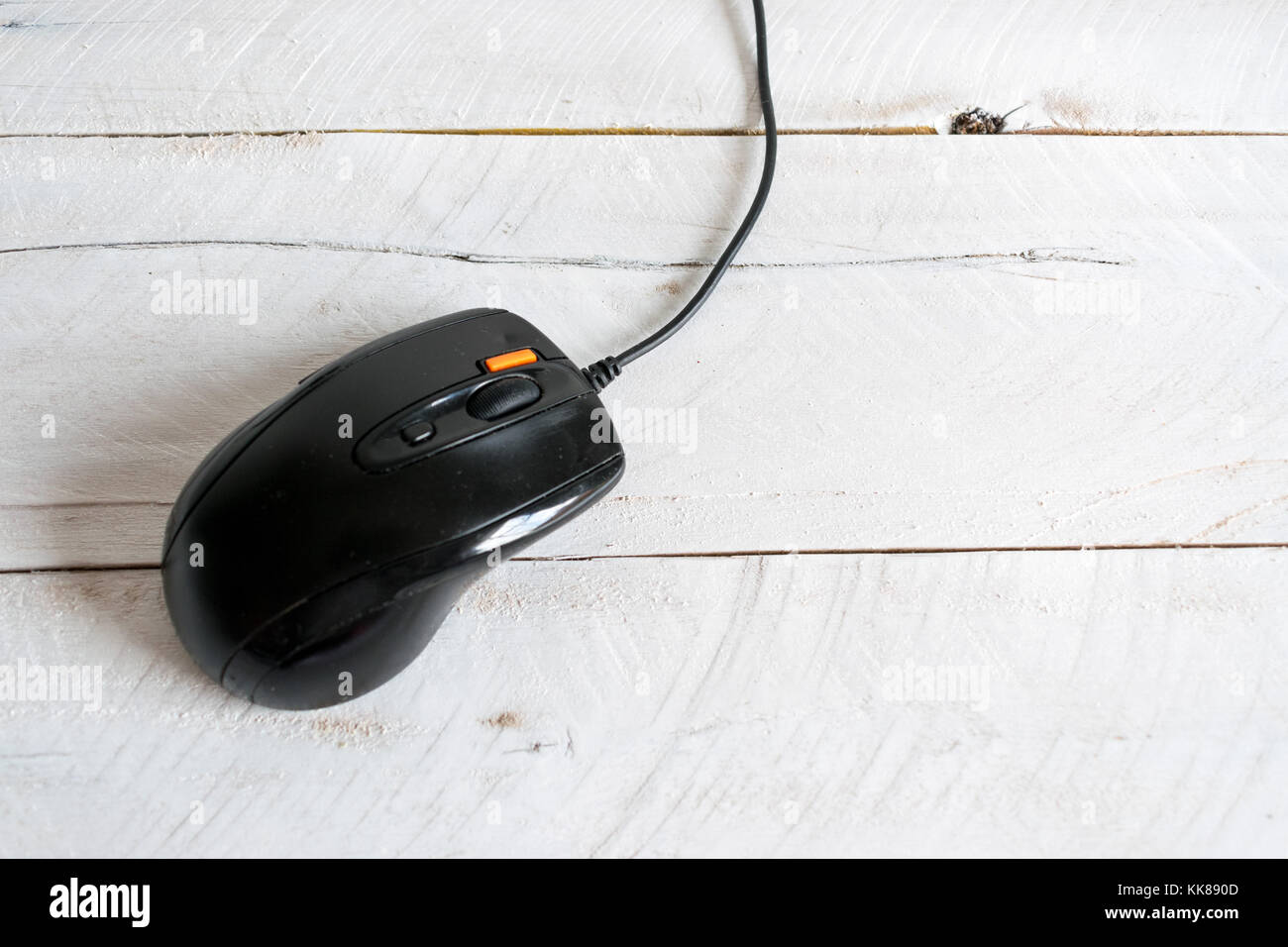 White mouse black background hi-res stock photography and images - Alamy