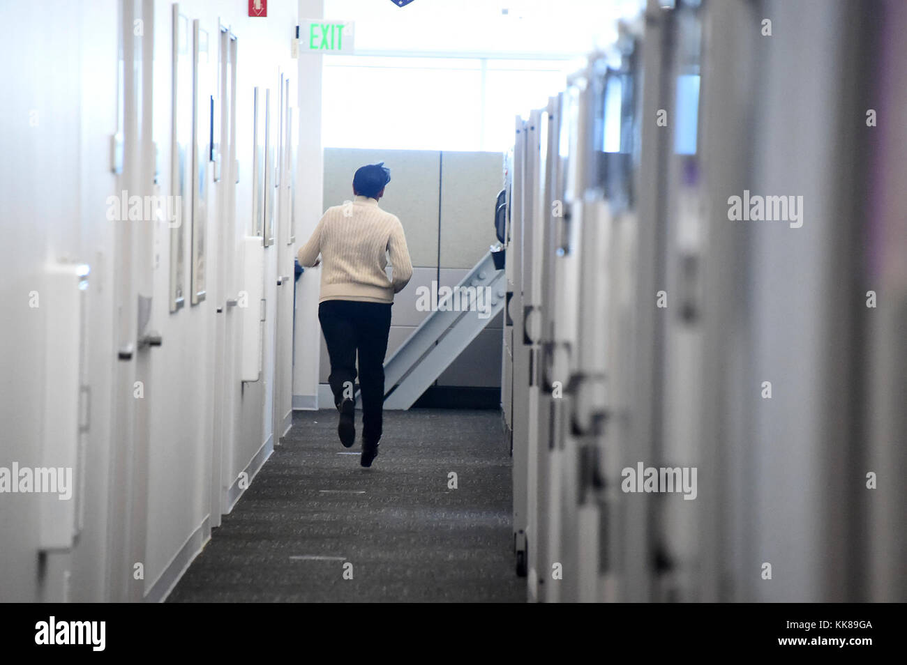 Los angeles air force base building hi-res stock photography and images ...