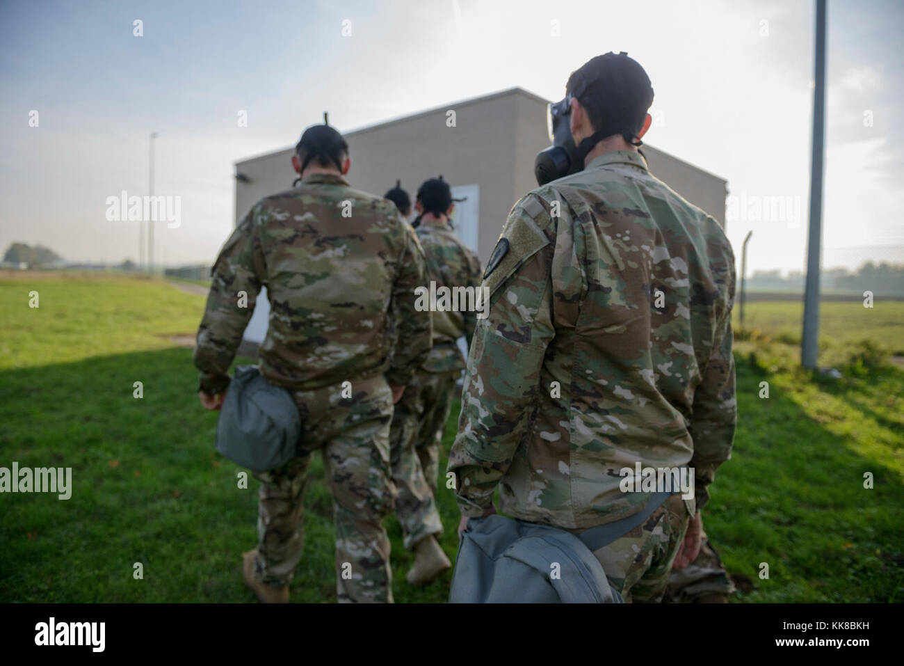 U.S. Soldiers with 650th Military Intelligence Group head to the ...