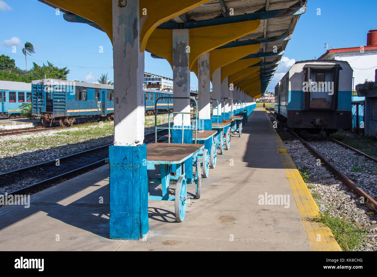 Cuban railway hi-res stock photography and images - Alamy