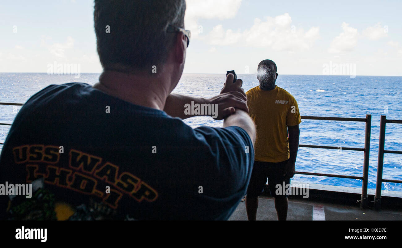 U s navy senior chief master at arms hi-res stock photography and ...