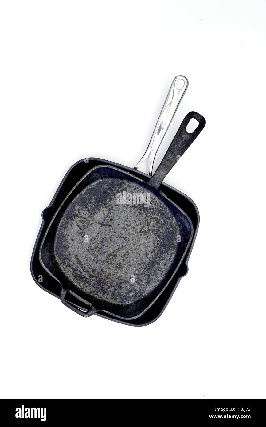 A studio photo of a frying pan skillet Stock Photo - Alamy