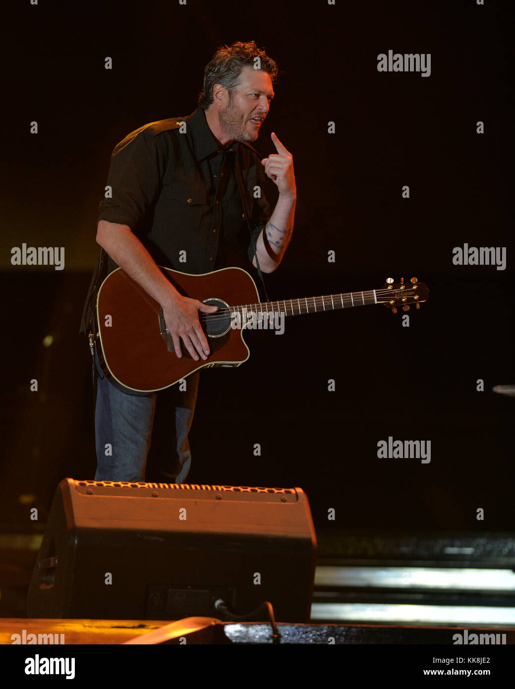FORT LAUDERDALE, FL - APRIL 17: Country singer Blake Shelton performs ...