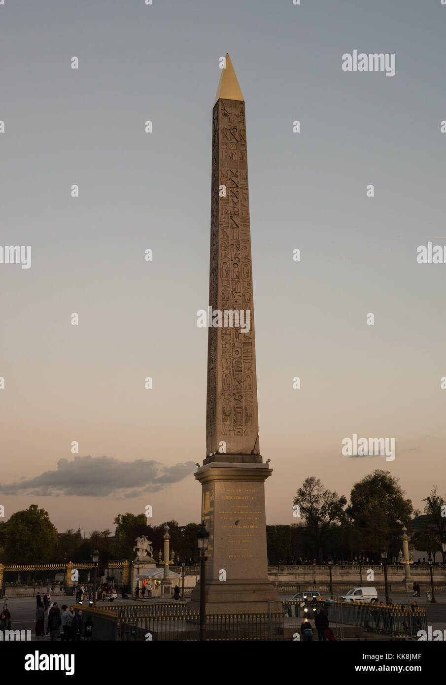Luxor Obelisk at the center of the Place de la Concorde in Paris ...
