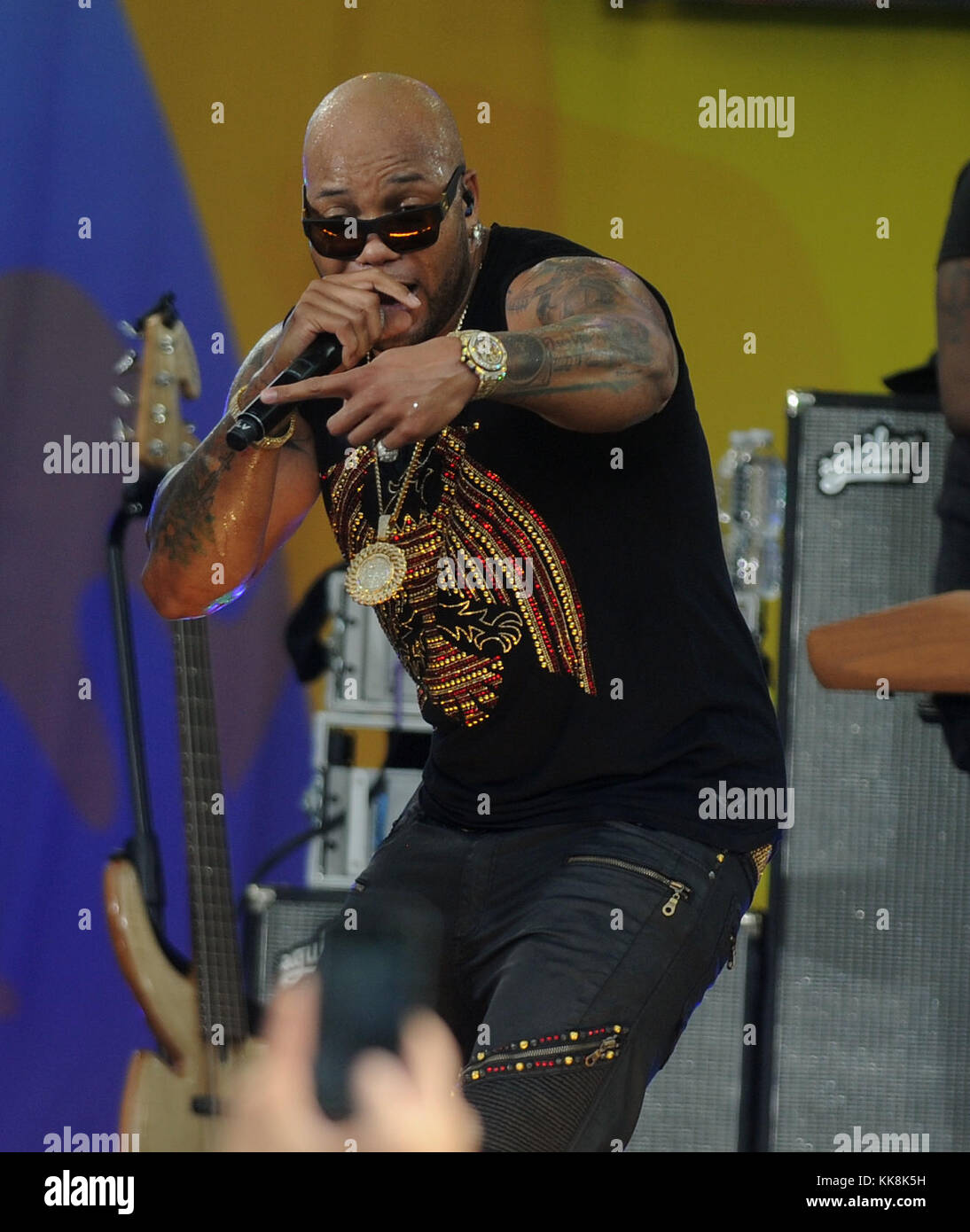 NEW YORK, NY - MAY 27: Rapper Flo Rida and Macy Kate perform during ABC ...