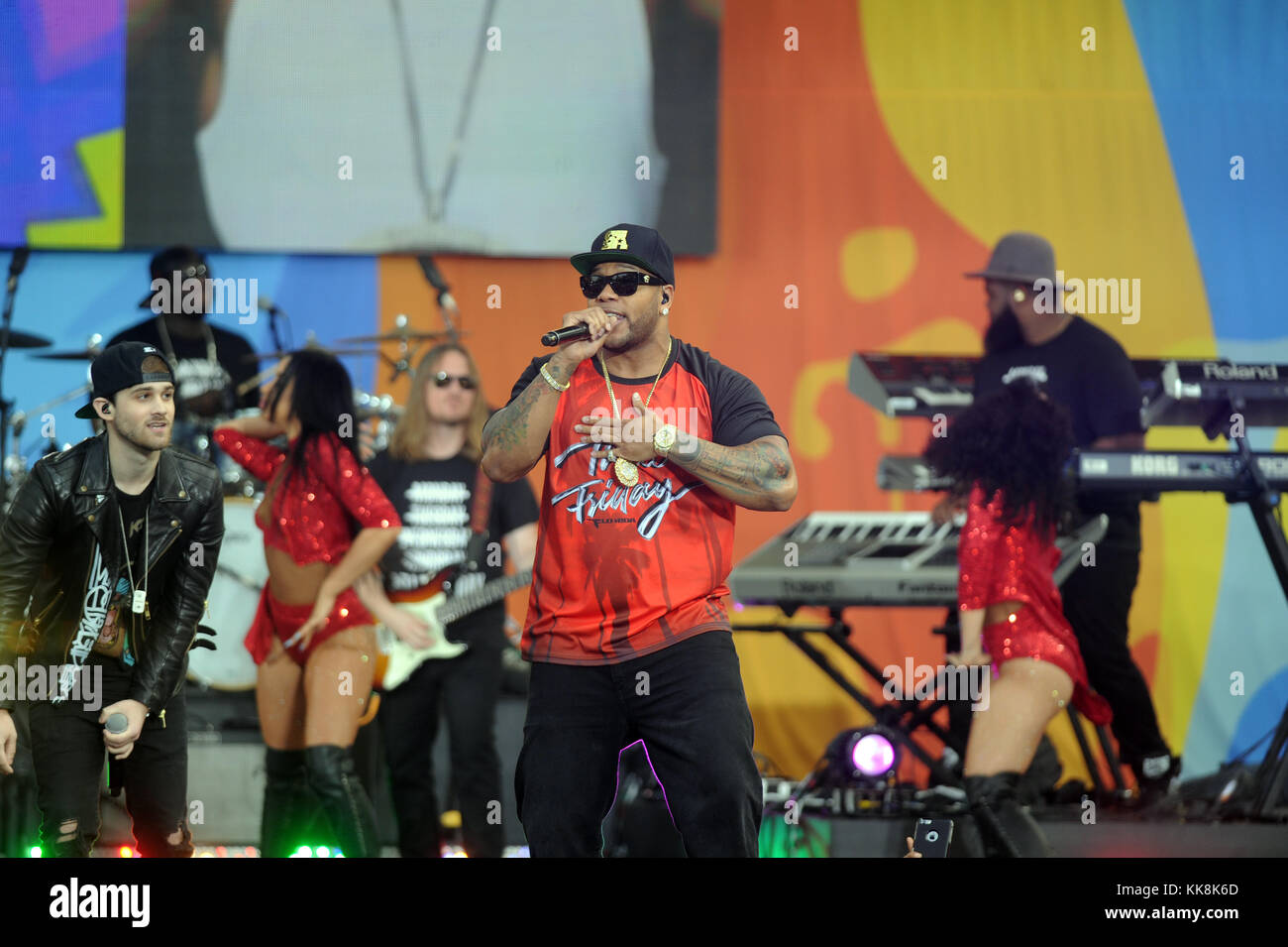 NEW YORK, NY - MAY 27: Rapper Flo Rida and Macy Kate perform during ABC ...