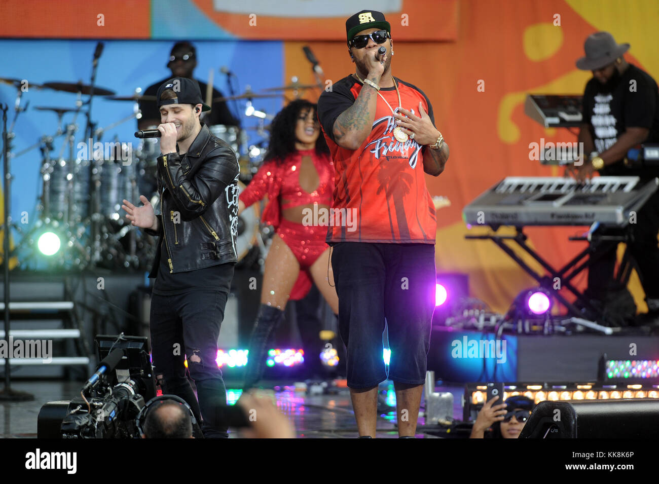 NEW YORK, NY - MAY 27: Rapper Flo Rida and Macy Kate perform during ABC ...