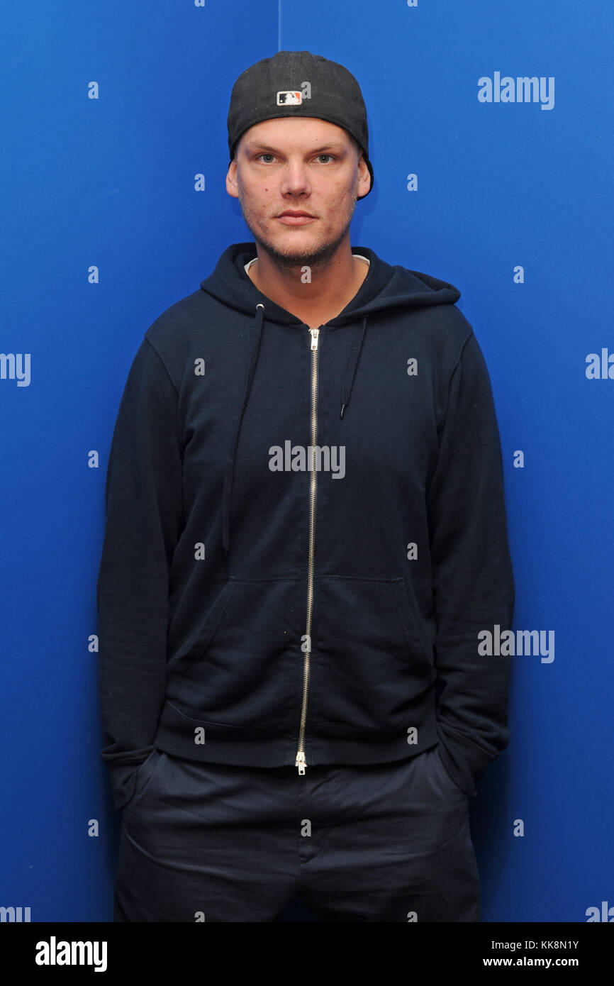 Avicii poses for a portrait at radio station y 100 hi-res stock ...