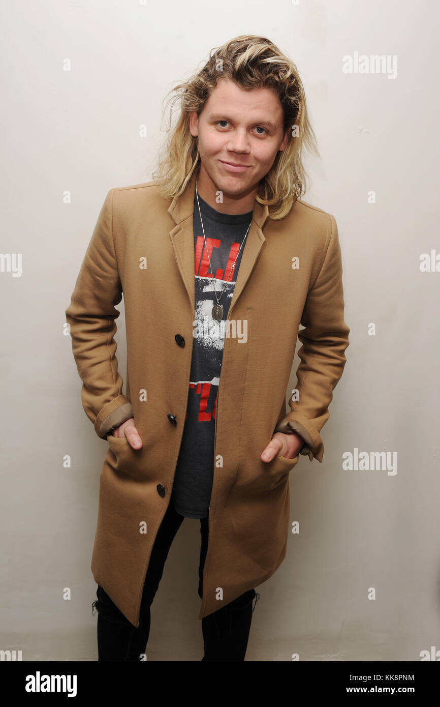 HOLLYWOOD, FL - JANUARY 29: Jess Glenne and Conrad Sewell pose for a ...