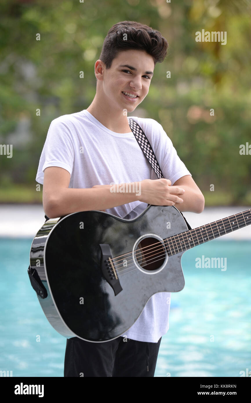 HOLLYWOOD, FL - JANUARY 15: Singer Daniel Skye poses for a portrait in the studio on January 15 ...