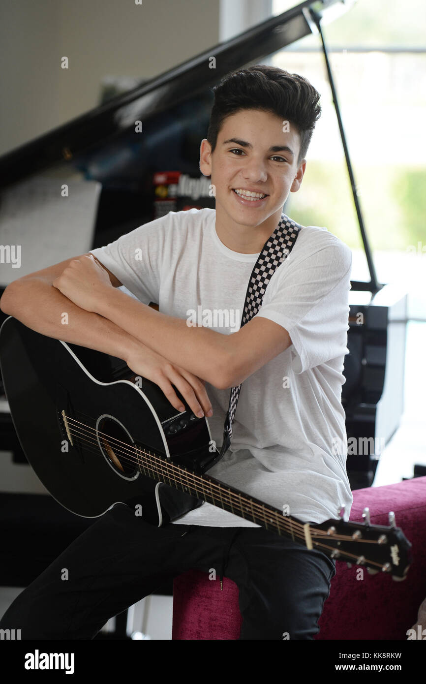 Hollywood Singers Boy