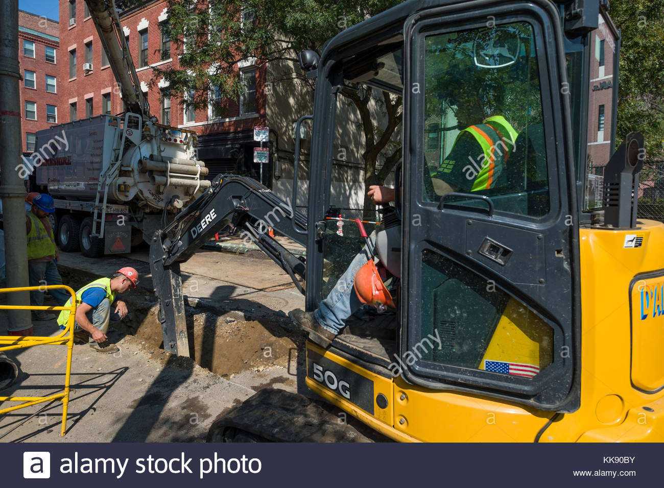 Men Digging Road High Resolution Stock Photography and Images - Alamy
