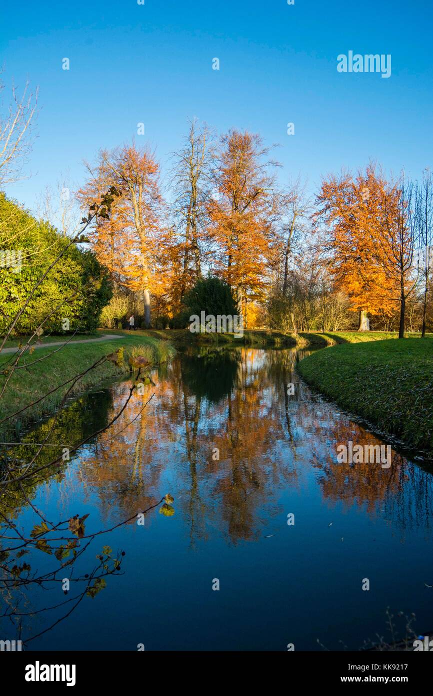 Palace of Versailles - Queen's Hamlet is a surprising beautiful setting ...