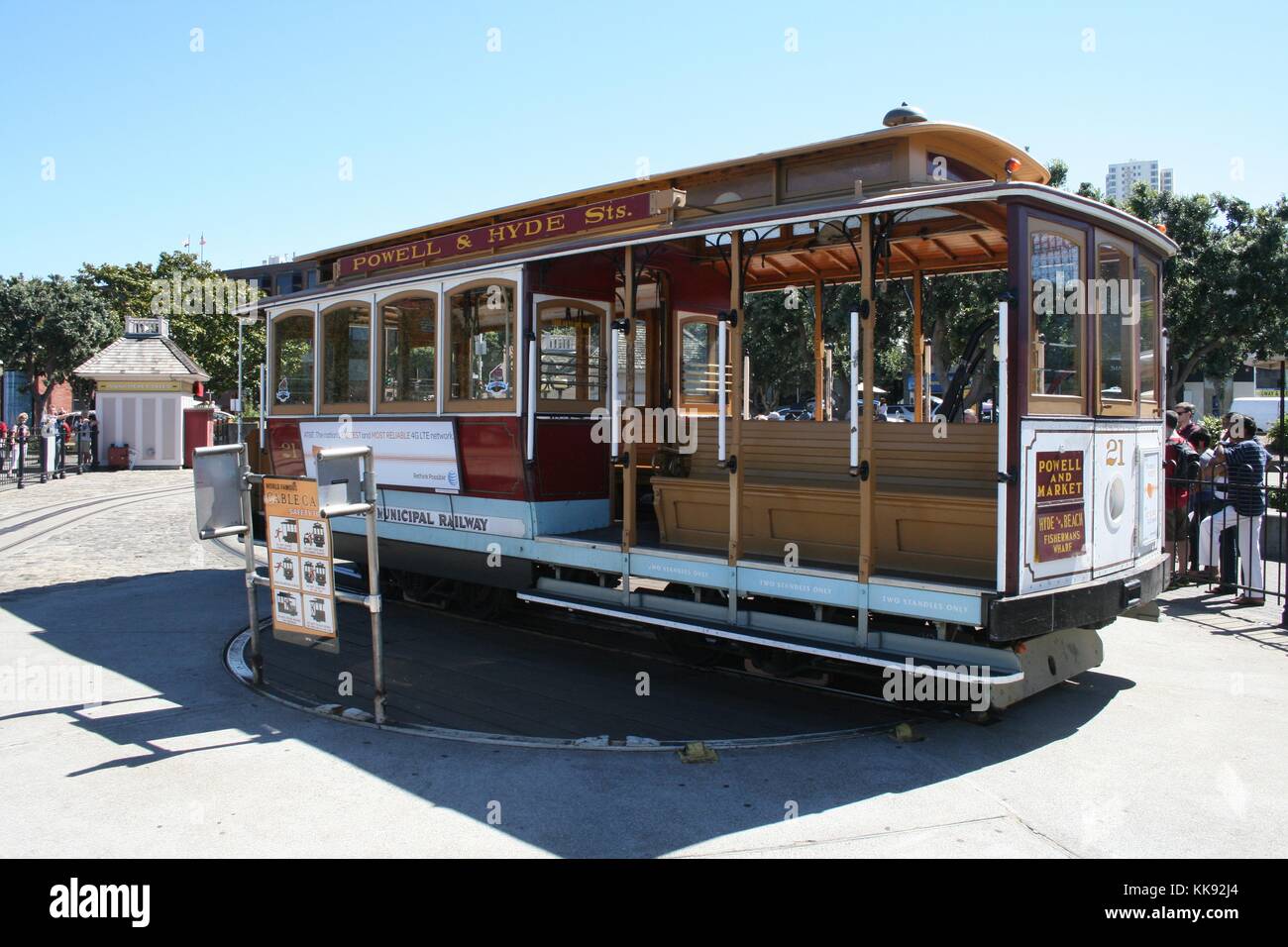 San francisco cable cars turntables hi-res stock photography and images ...