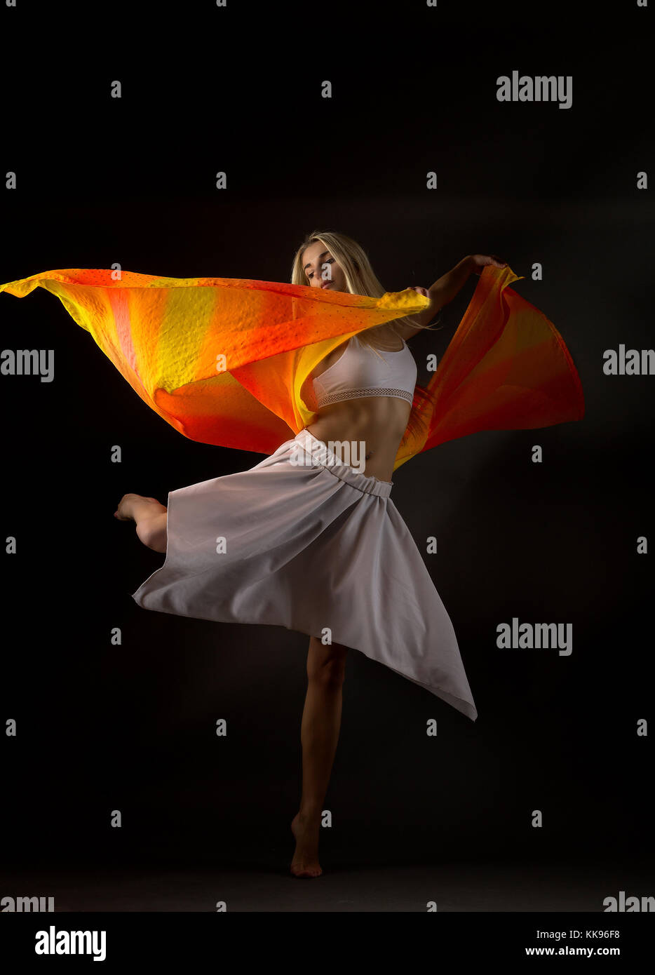 Mid air pose hi-res stock photography and images - Alamy