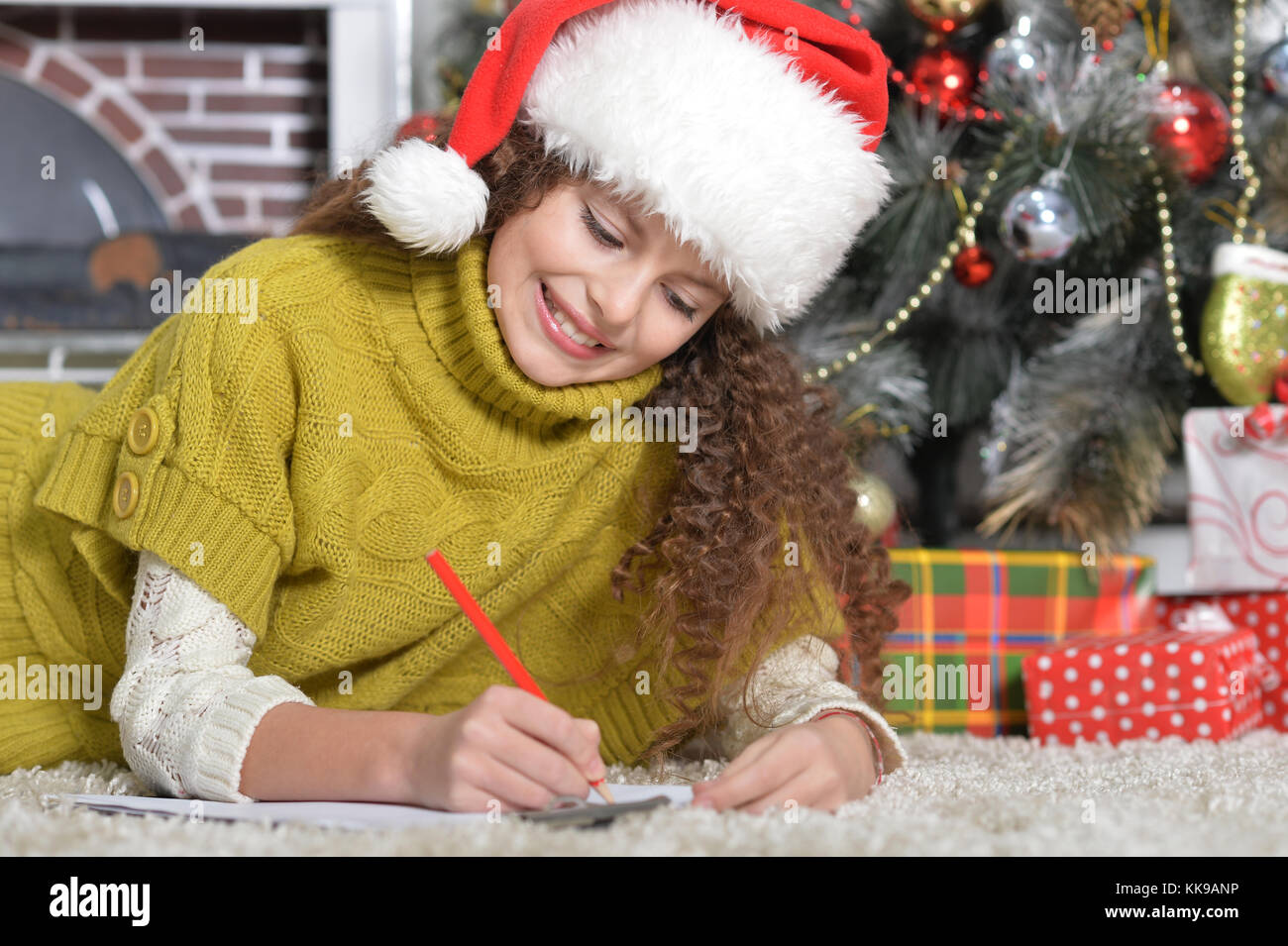 little girl writing letter Stock Photo - Alamy