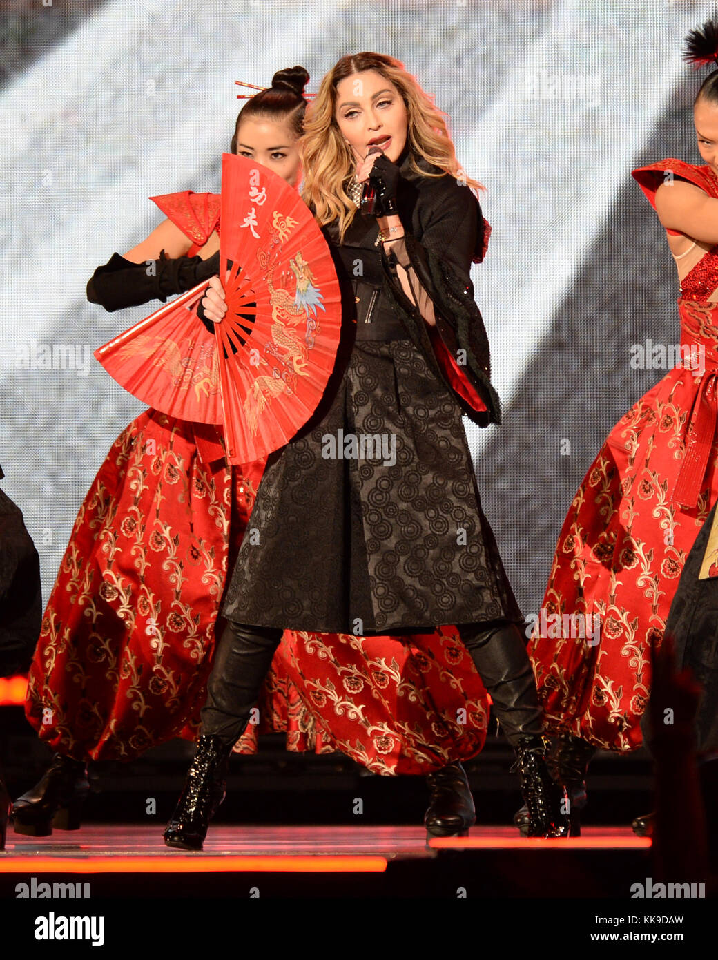 Madonna performing on stage hi-res stock photography and images - Alamy