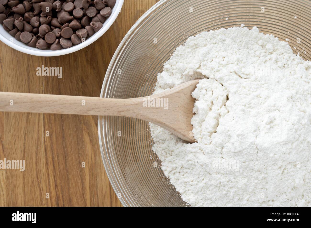 cropped image of bowl with flour and spatula Stock Photo - Alamy