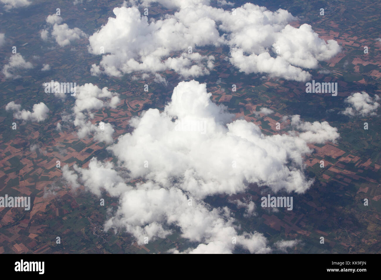 Cloud flight hi-res stock photography and images - Alamy