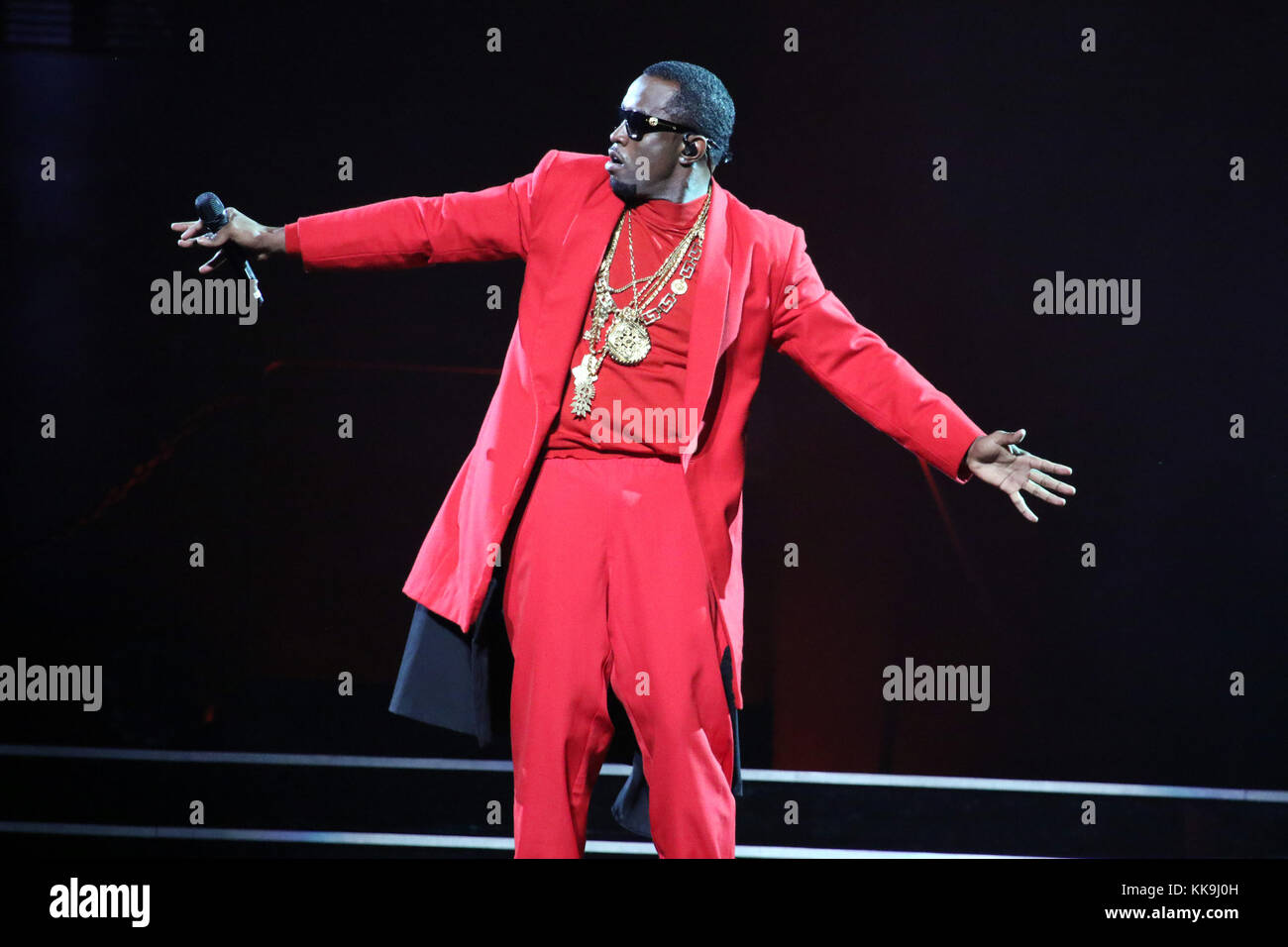 CINCINNATI, OH - SEPTEMBER 17: Sean 'Diddy' Combs performs during the ...