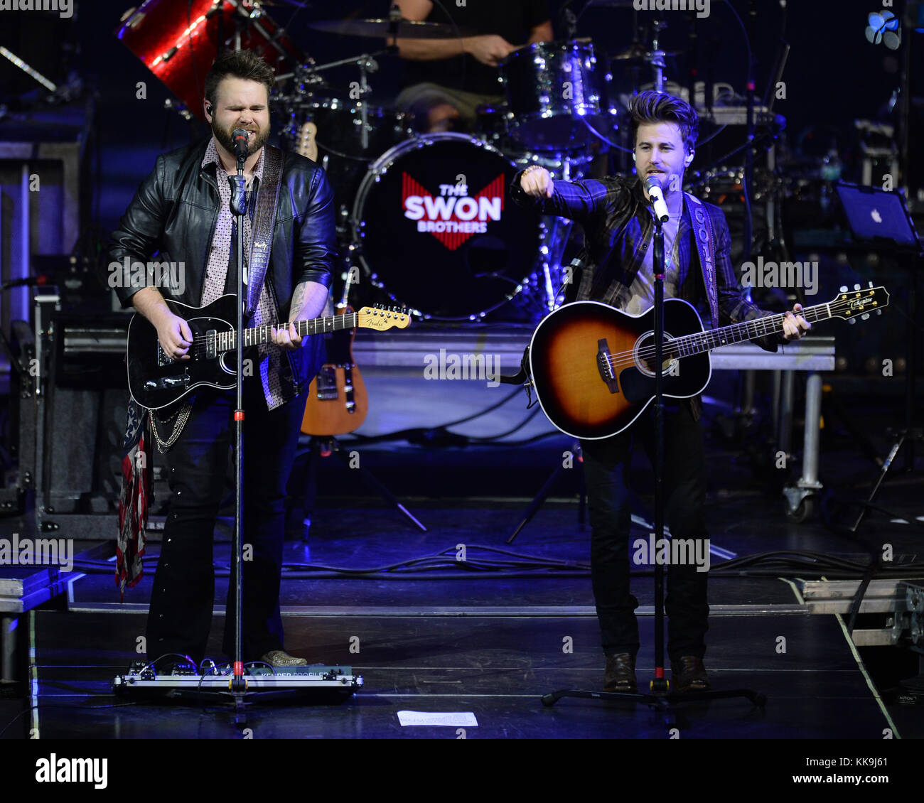 SUNRISE FL - NOVEMBER 17: Zach Swon and Colton Swon of The Swon ...