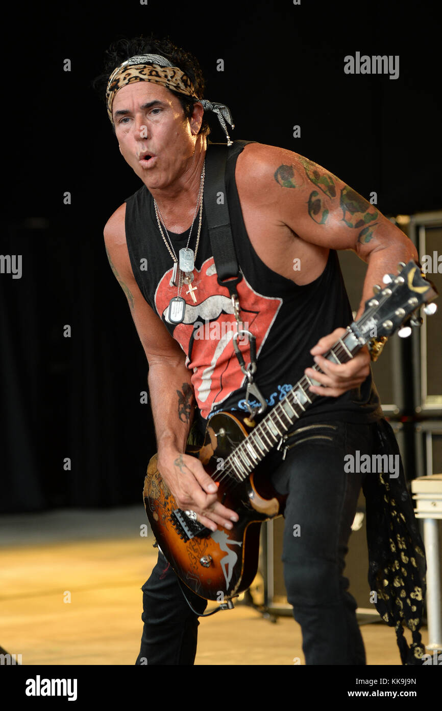 POMPANO BEACH FL - JULY 22: Jesse James Dupree of Jackle performs at ...